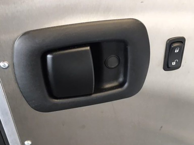 100 Series - Vehicle Windows