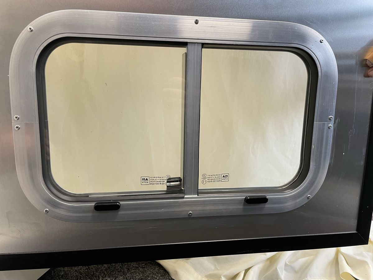 Plant On Side Sliding (POS) - Vehicle Windows